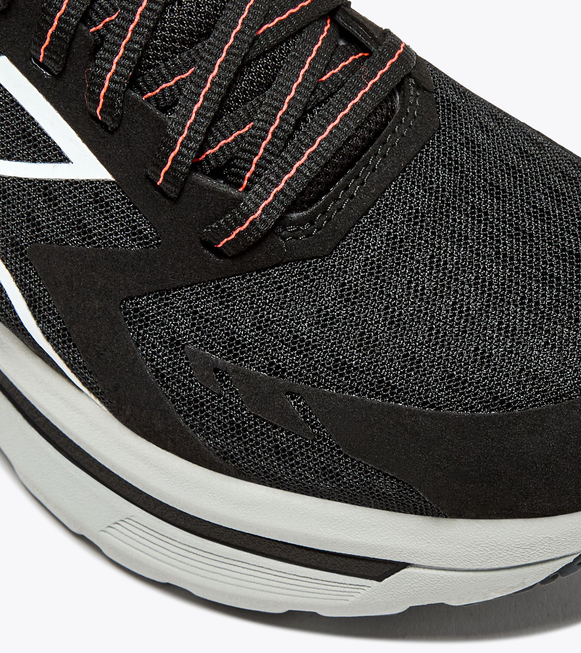 CELLULA W Running shoe - Comfort and stability - Women’s - Diadora ...